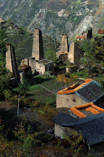 Sanlong Tower of Qiang People of Maoxian